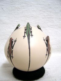 Mata Ortiz Handbuilt and Handpainted Lizard Pot | Kachina House